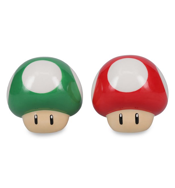 Nintendo Super Mario Mushrooms Salt And Pepper Shakers